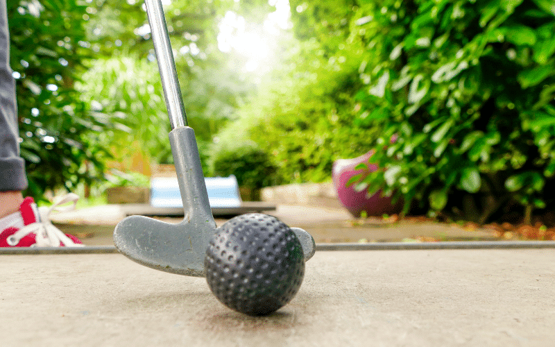 33 Mini Golf Quiz Questions with Answers (Trivia)
