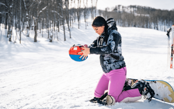 15 Common Snowboarding injuries (Prevention & Treatment)