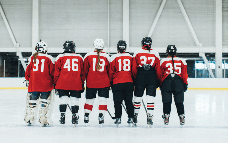 301+ Ice Hockey Team Names (Funny, Cool & Puns)