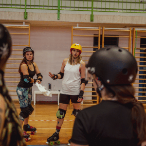 3 Roller Derby Positions & Roles Explained (Chart)