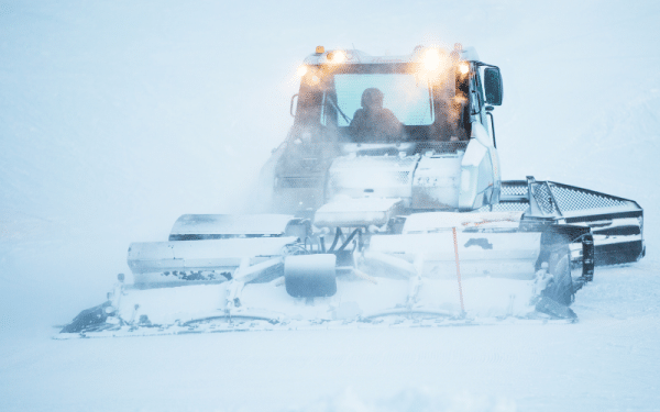 Snowboarding Equipment List: 25 Items (with Pictures)