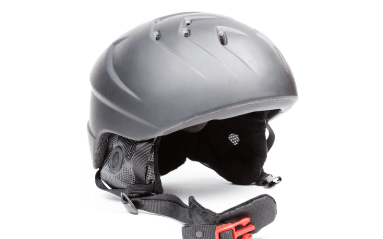 Snowboarding Equipment List: 25 Items (with Pictures)