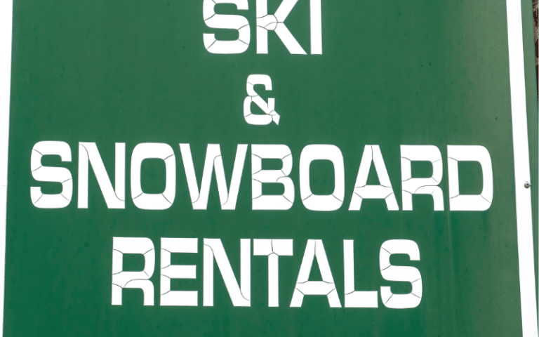 Snowboarding Equipment List: 25 Items (with Pictures)